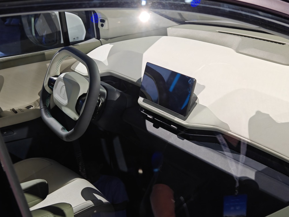 Apollo首个自动驾驶大模型来了，距离“汽车无人化”还有多远？_腾讯新闻