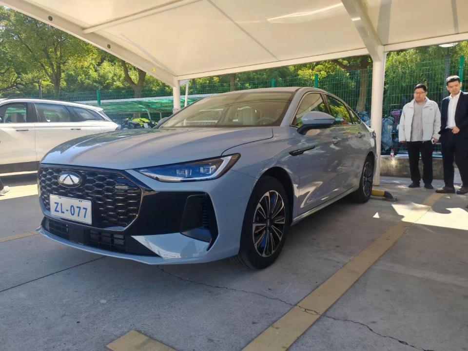 奇瑞风云A8L配置曝光，长近4米8+迎宾灯，配独立后悬+续航2500km_腾讯新闻