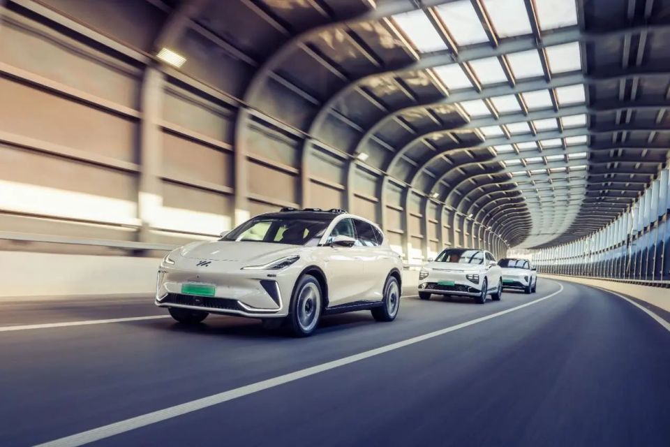 《懂车三剑客》 50万内智己LS7、蔚来ES7、小鹏G9怎么选？_腾讯新闻