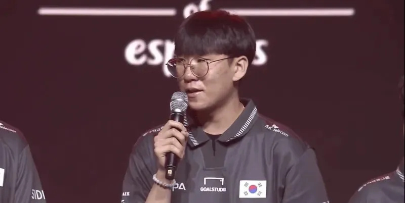 “LOL自制AD选手座次图”火了，Uzi登上王座，Ruler和Viper成护法_腾讯新闻