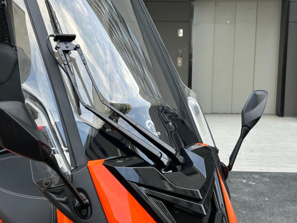 Adiva AD7智行版上市，售价26,800元——倒三轮带顶篷会不会更适合通勤？_腾讯新闻