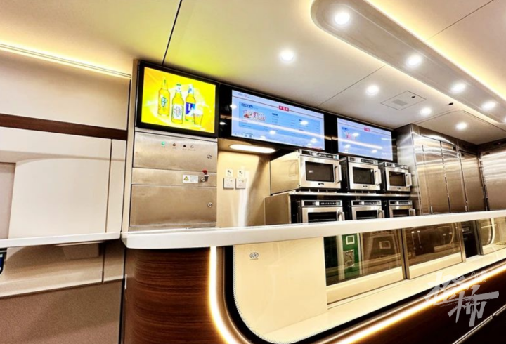 杭州至香港列车升级，新研制的复兴号智能动卧上线，就像是“移动的星级酒店”_腾讯新闻