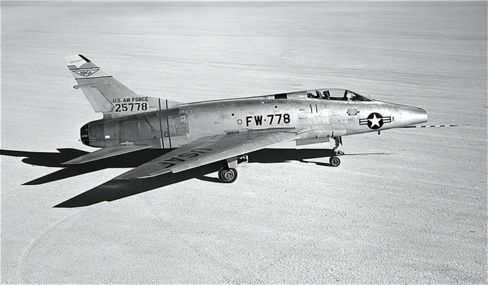 北美的“大鲶鱼”F-100“超级佩刀”A型战斗机_腾讯新闻