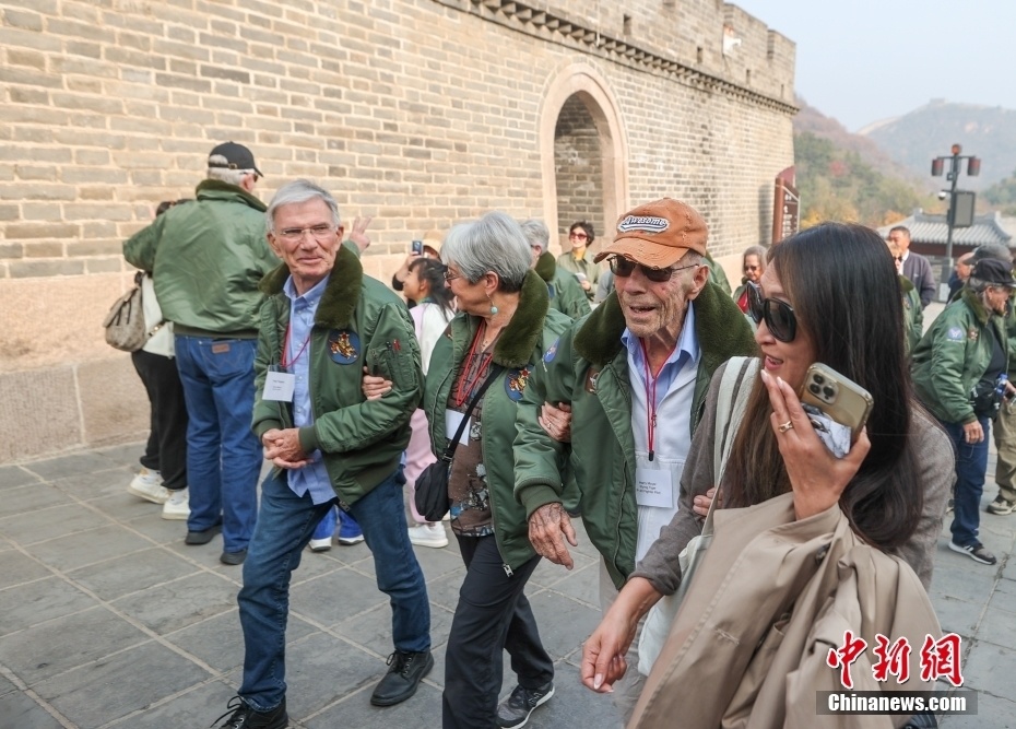 飞虎队老兵参观北京八达岭长城_腾讯新闻