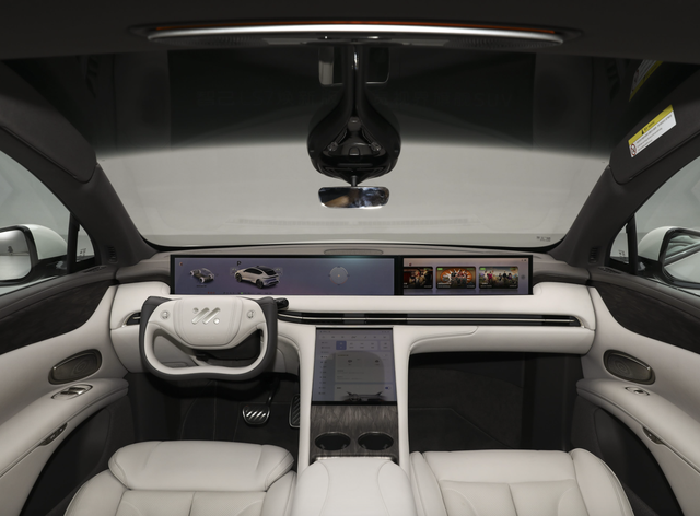 875V平台+灵蜥数字底盘，智己LS7焕新版来袭，卖32.99万起有戏吗_腾讯新闻