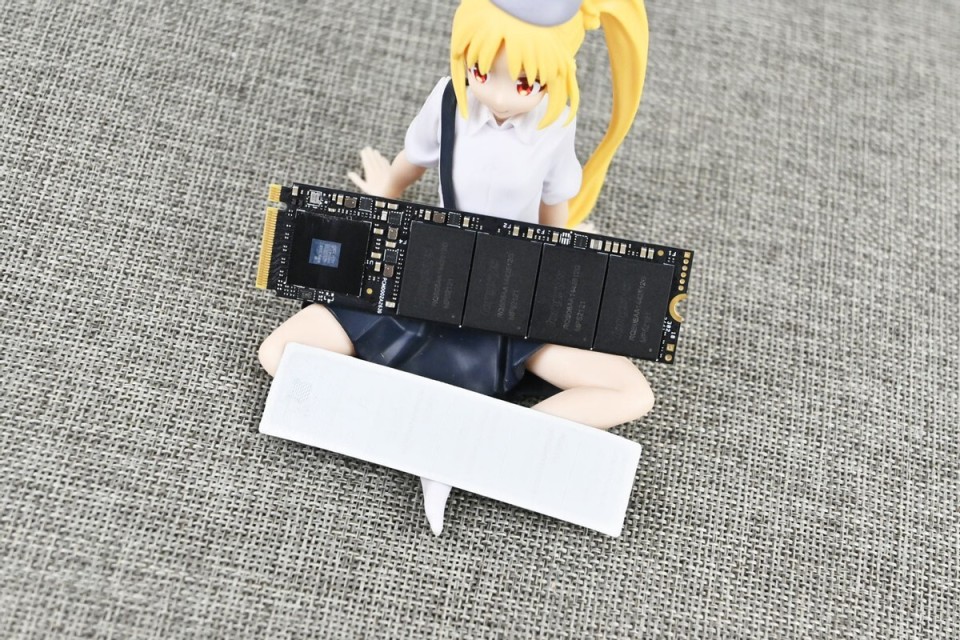 雷克沙THOR PRO 2TB固态硬盘开箱评测：低温可靠好选择_腾讯新闻