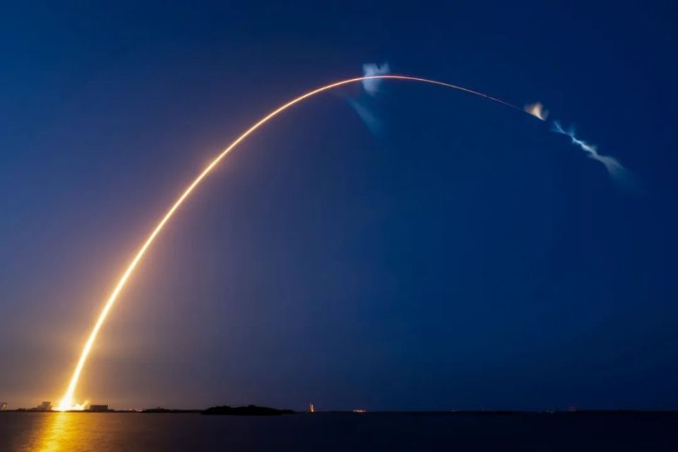 SpaceX发射第166批星链，21飞打破复用纪录_腾讯新闻