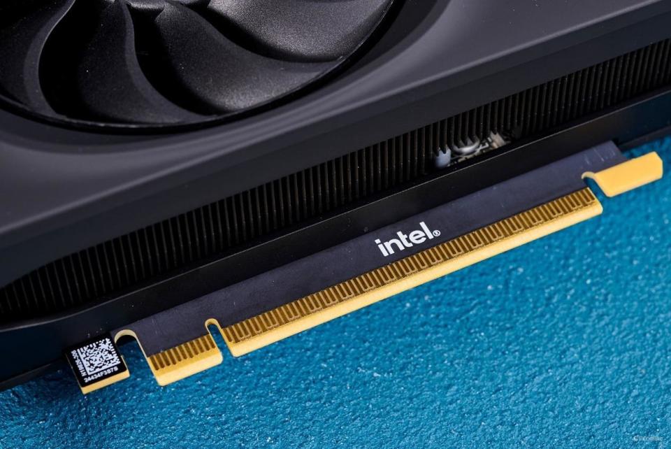 Intel Arc B580 Limited Edition首发评测：性能猛超4060，主流玩家新选！_腾讯新闻