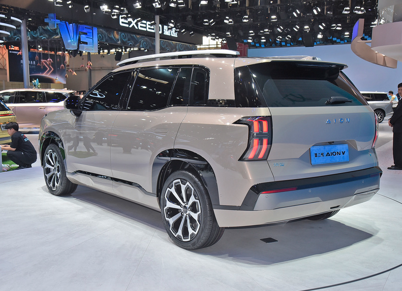 埃安下半年将推4款新车 第二代AION V 7月上市 AY2/AY3待官宣_腾讯新闻