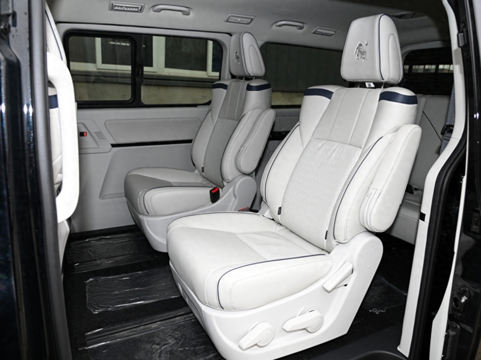 东风风行M7新车型上市，外观很霸气，7座，侧滑门，2.0T+8AT动力_腾讯新闻