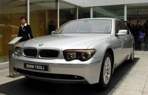 世界上最受人嫌弃的V12豪车？宝马7系E65/E66如今只值4000美元_腾讯新闻