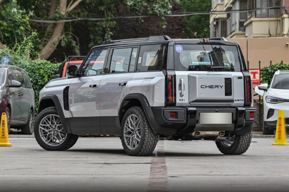 实用主义搭配“方盒子”，11.99万起售，风云X3L能打动消费者吗_腾讯新闻