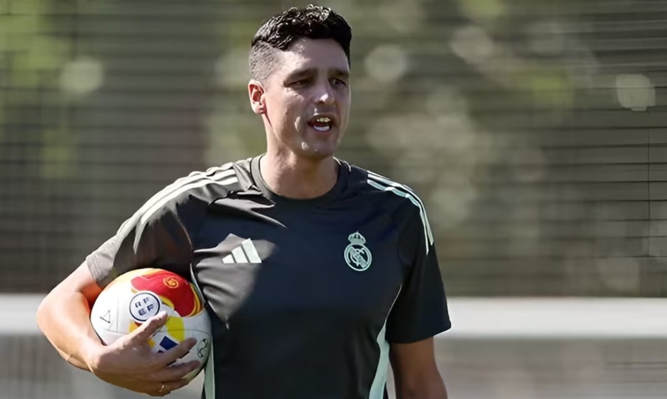 阿斯：洛佩斯大概率成为皇马卡斯蒂亚新帅，他深受年轻球员信任_腾讯新闻