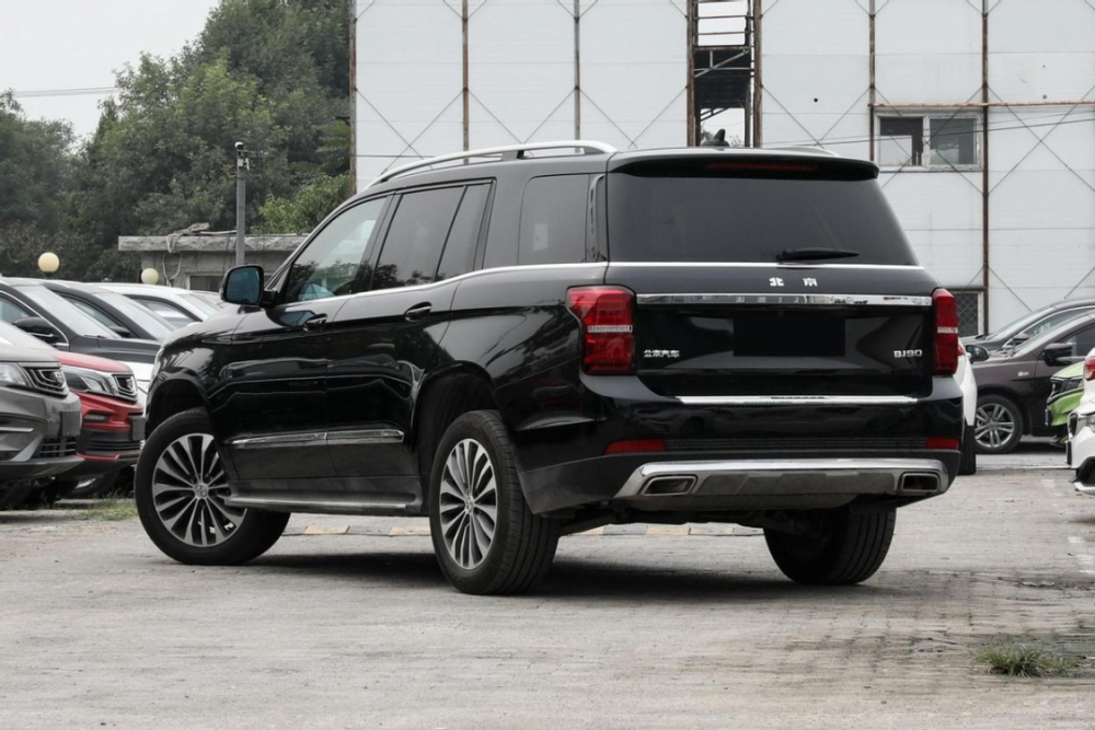 “国产奔驰GLS”狂降70万，北汽越野BJ90仅30万落地，买还是不买_腾讯新闻