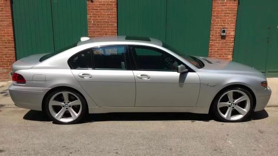 世界上最受人嫌弃的V12豪车？宝马7系E65/E66如今只值4000美元_腾讯新闻