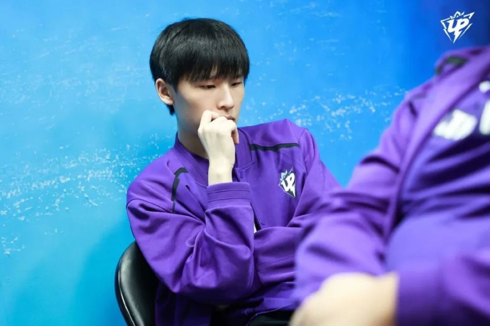 专访UP.H4cker：能打LPL很幸运_腾讯新闻