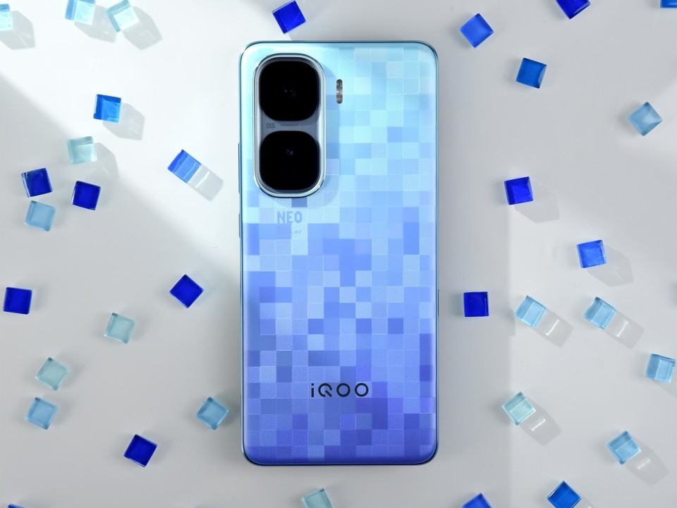 自研电竞芯片Q2到底有啥用？iQOO Neo10 Pro+重新定义手游体验新高度_腾讯新闻