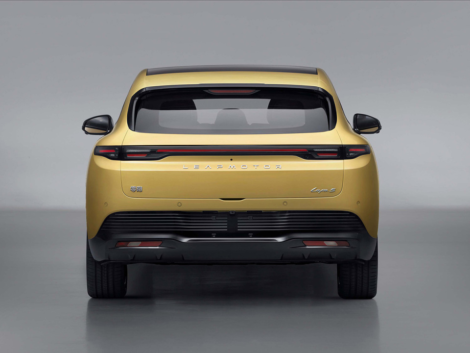 预售10.58万元起，零跑Lafa5将上市，车长4430mm，续航515/605km_腾讯新闻