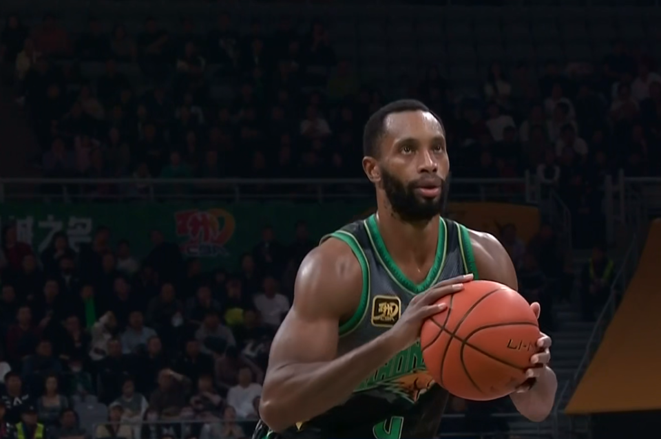 117-114！辽宁队终结上海队16连胜_腾讯新闻