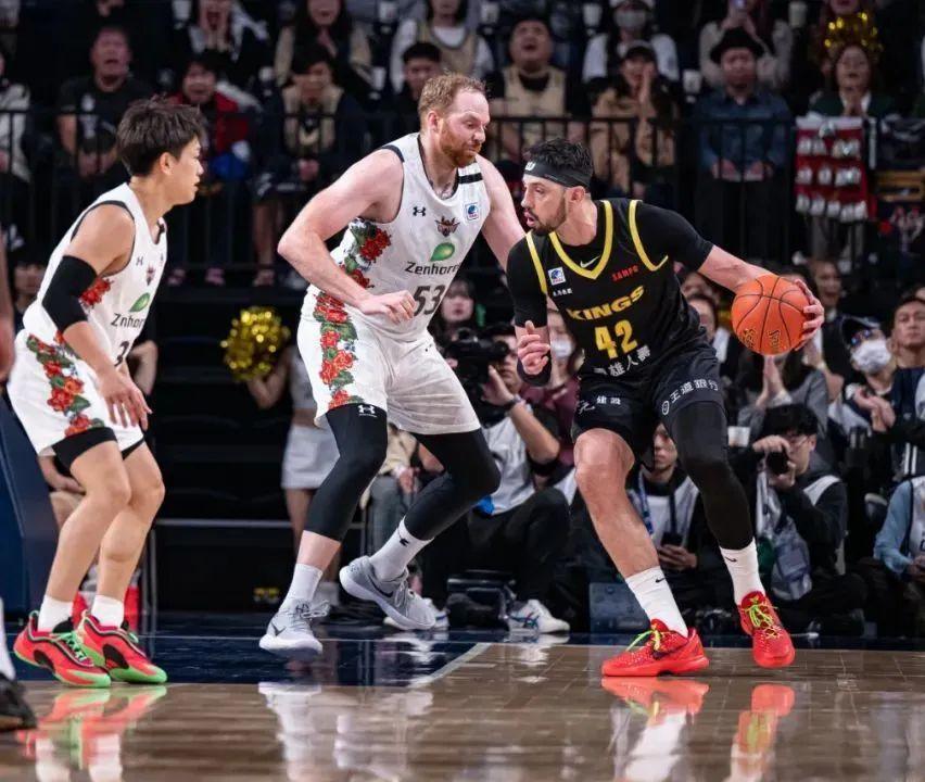 林书豪：亚洲篮球的最高标准，在这里_腾讯新闻