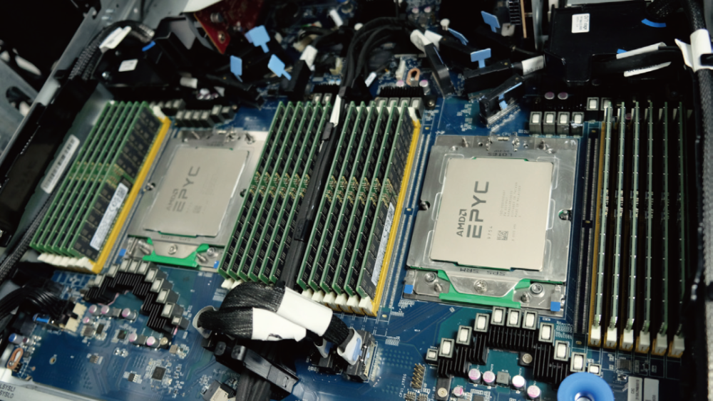 让对手仰望的“算力怪兽”来了！AMD 128核心/256线程EPYC 9754处理器独家测试_腾讯新闻