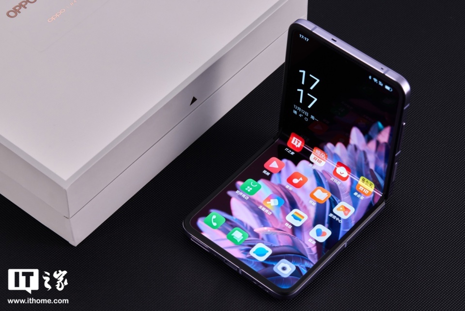 2023Q1中国可折叠手机出货量飙升117％：前三为华为、OPPO和三星_腾讯新闻