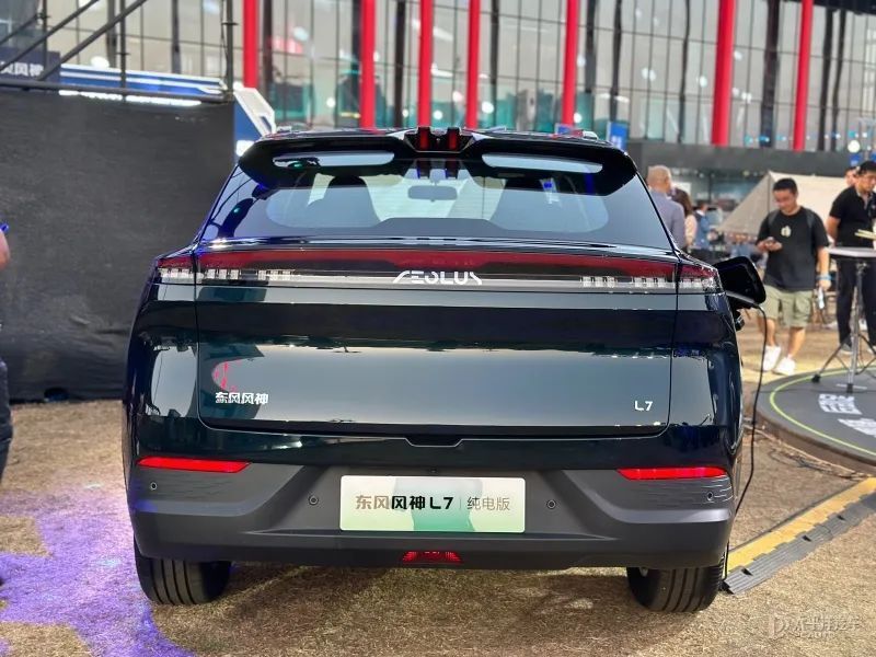 10.99万起！东风风神L7出纯电版，8155芯片+续航518km，还香吗？_腾讯新闻