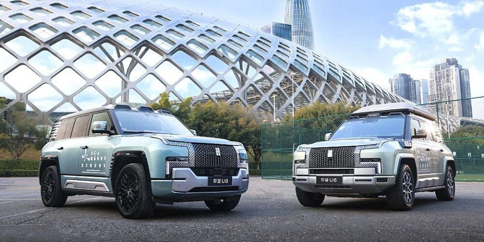 用科技营造豪华 猛士917与仰望U8各有特色_腾讯新闻