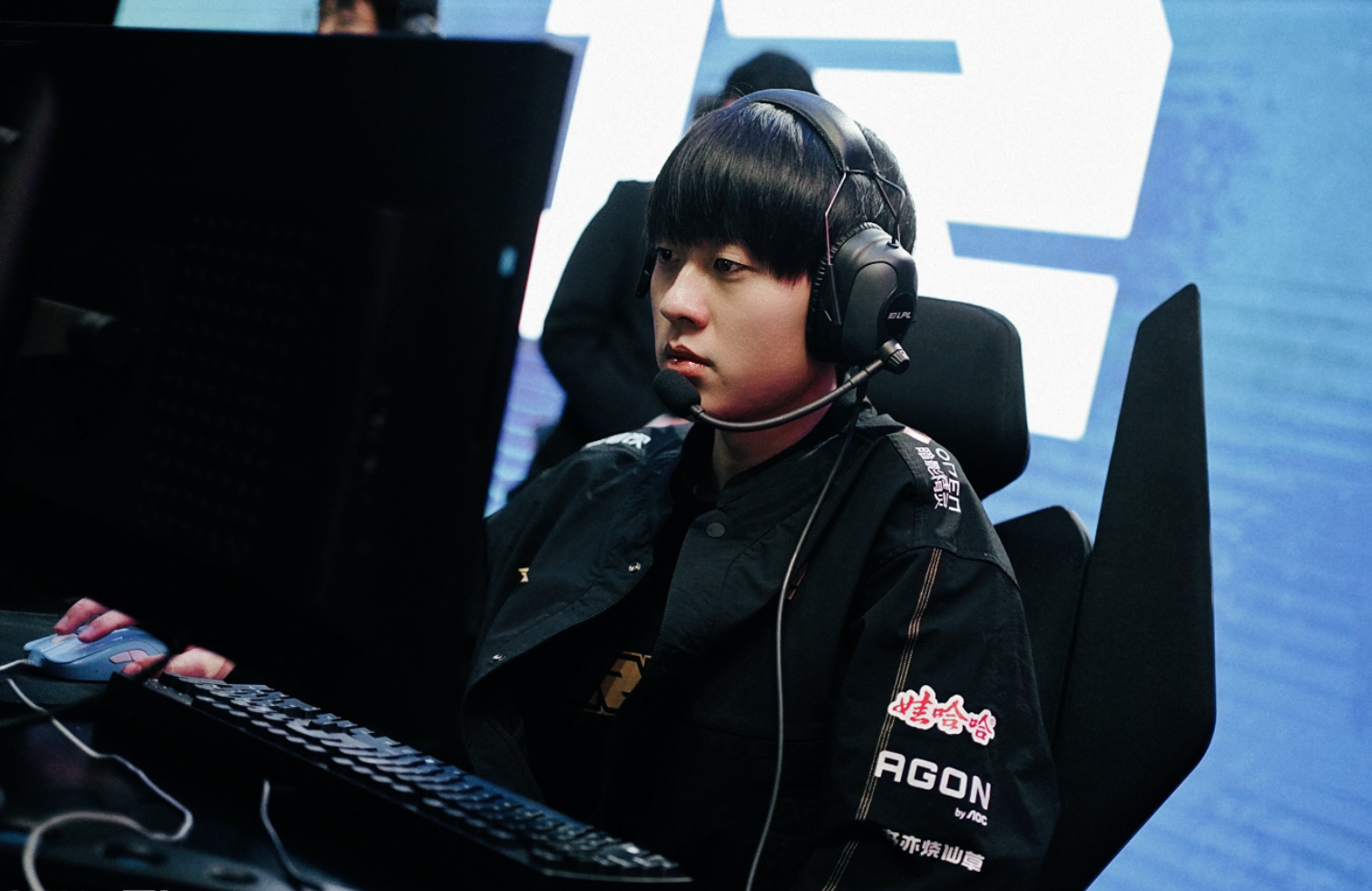 WBG对阵RNG！赛前海报攻击性十足！小虎首度迎战老东家！