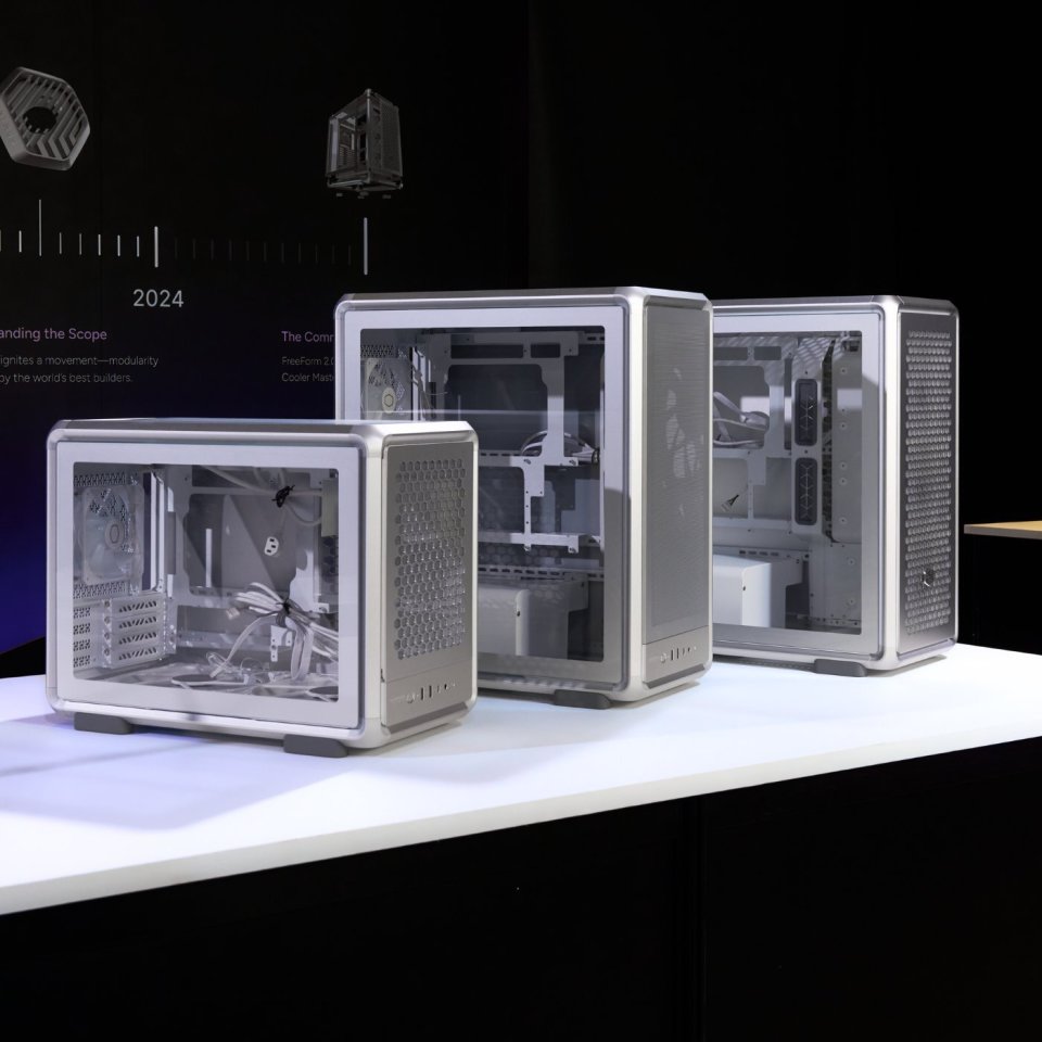 MasterFrame 家族壮大，酷冷至尊展出多款机箱新品_腾讯新闻