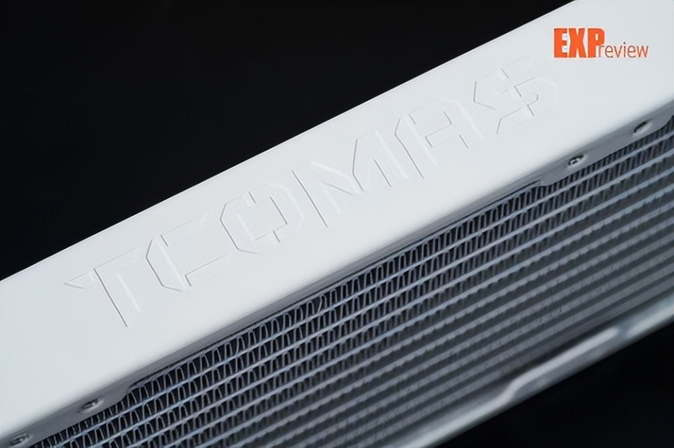 钛钽 TCOMAS SJ-A100E一体式水冷评测:大块头也有小细节_腾讯新闻