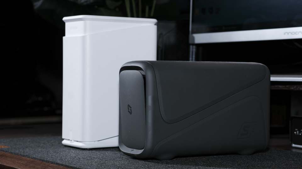 极空间Z2Pro开始支持SSD，固态硬盘对NAS意味着什么，到底应该怎么选？_腾讯新闻