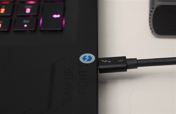 Intel发布“雷电共享”：雷电4/5一条线高速直连两台PC_腾讯新闻