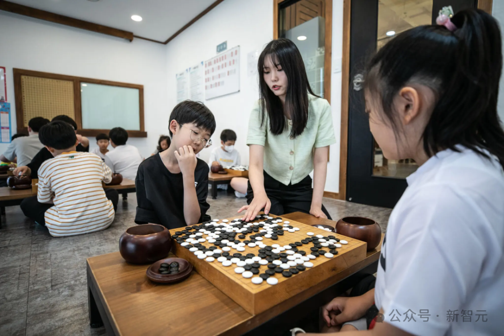 败给AI八年，围棋传奇李世石仍未走出AlphaGo阴影_腾讯新闻