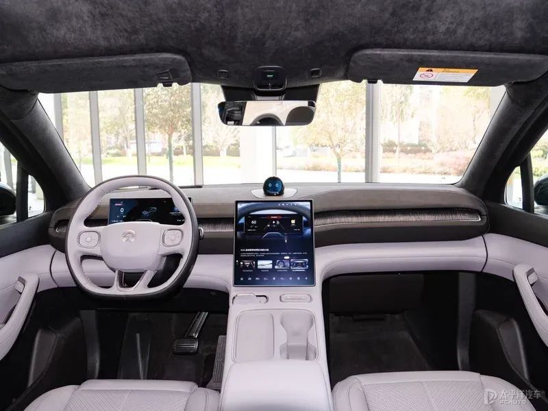 蔚来新EC6上市卖28.8万起！ 全系双电机，配置看齐ET9，太狠了_腾讯新闻