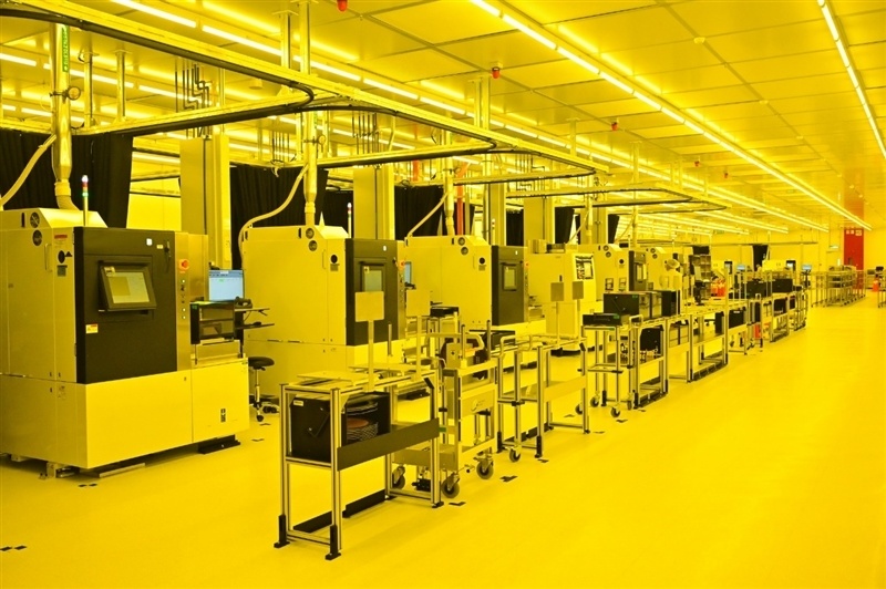 Intel马来西亚工厂游记：全球唯一综合基地！酷睿Ultra全力量产中_腾讯新闻