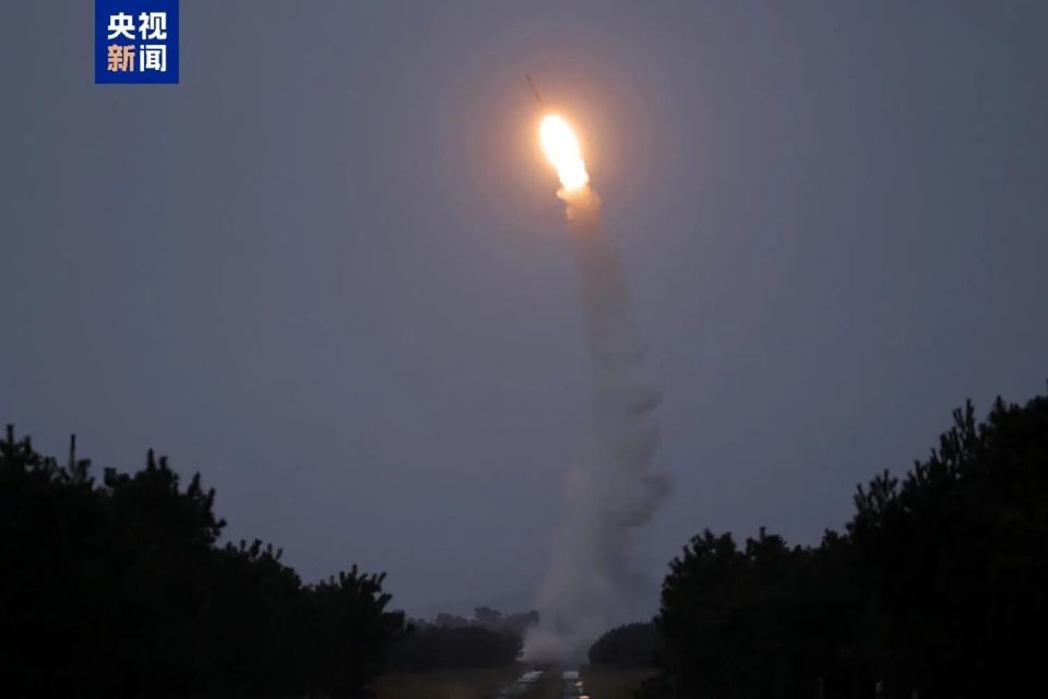 朝鲜试射新型防空导弹，金正恩观摩_腾讯新闻