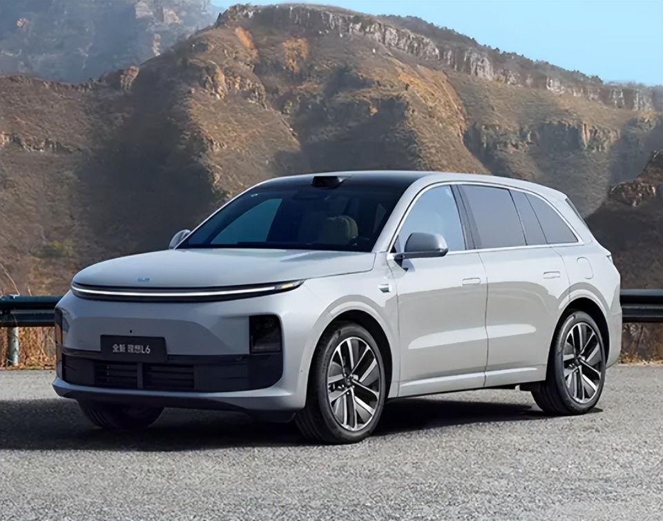 “增程三杰”怎么选？问界M7、理想L6、星纪元ET横评_腾讯新闻