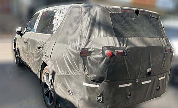 领克全新旗舰SUV谍照！前脸大气，代号“L946” ，2025年年中上市_腾讯新闻