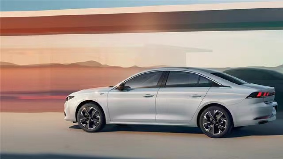 新款标致508L救场失败，8月仅售196台，法系车该怎么办？_腾讯新闻