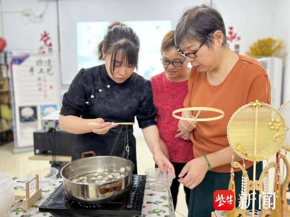 DIY手工蚕丝扇，体验“缫丝剥茧”的奇妙之旅_腾讯新闻