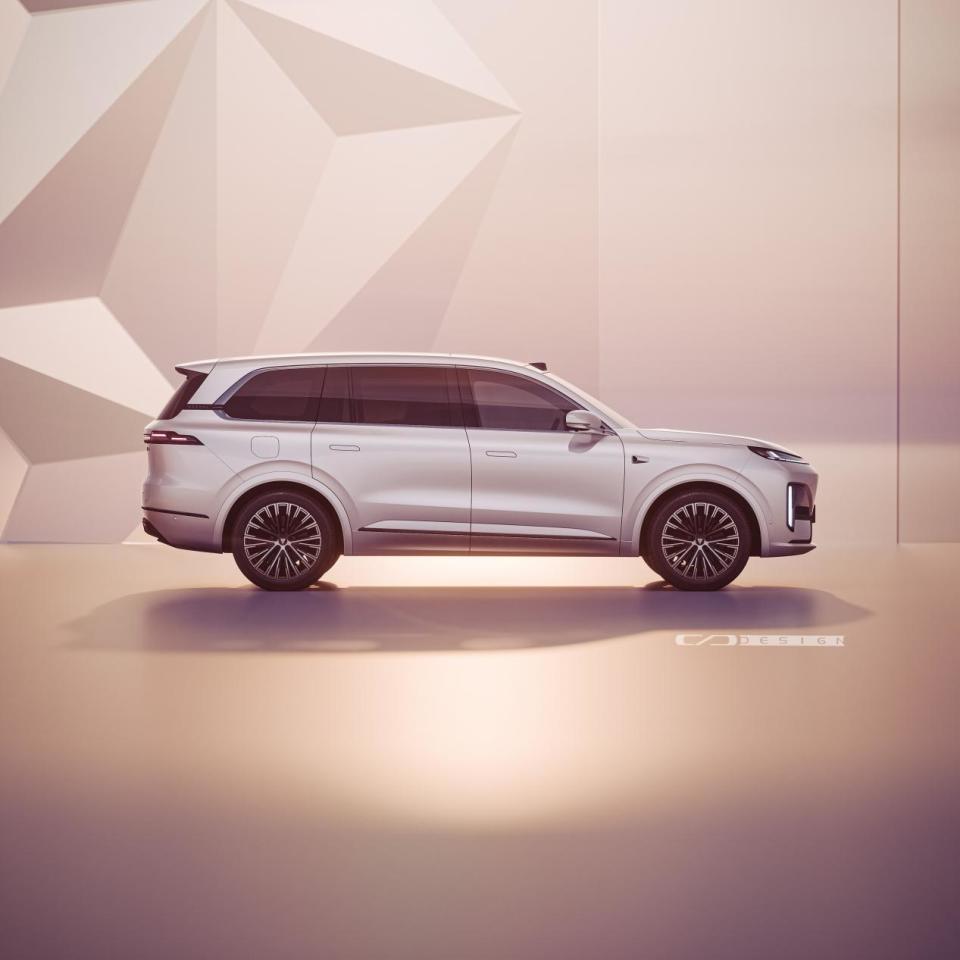 30万级，问界M8 VS 深蓝S09，谁更能满足大家庭的高品质出行？_腾讯新闻