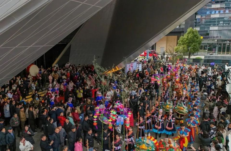 IMAX GT 银幕成为“顶流”，影院将迎来新机_腾讯新闻