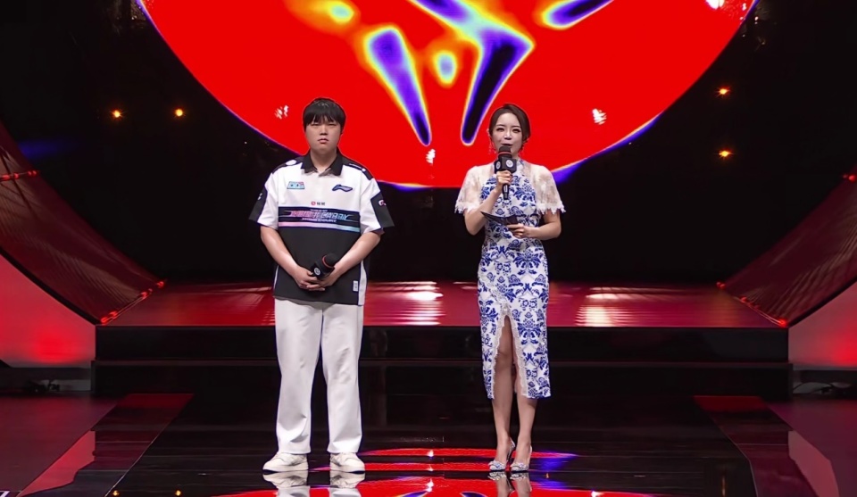 Faker最大克星诞生，Bin再度载入史册，EW闪E操作，全世界独一档_腾讯新闻