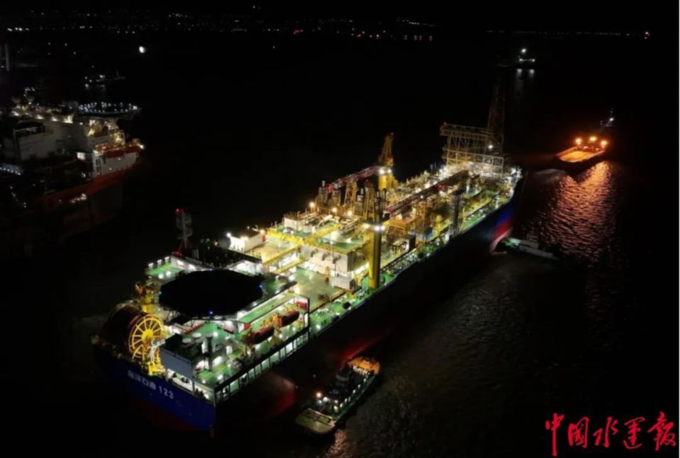 中国首艘！智能型FPSO“海洋石油123”轮引航出江_腾讯新闻