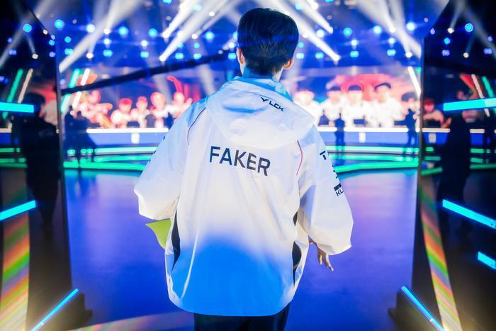 Faker：Chovy是位非常优秀的选手，我相信他一定能夺得世界赛冠军_腾讯新闻
