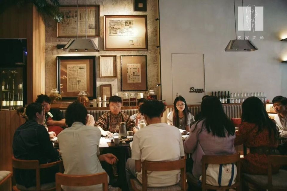 成都人戏精上身，开始扎堆围读剧本_腾讯新闻