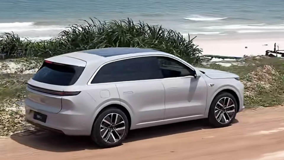 最好开但最不舒适？双叉臂的理想L6，没有空悬值25万吗？_腾讯新闻