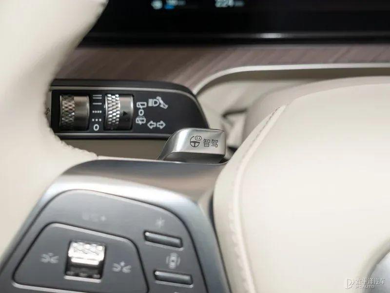 腾势N9开启预售！天神之眼B+双腔空悬，45万起，要和问界M9掰手腕？_腾讯新闻