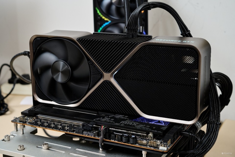 Intel i9-14900KS评测：6.2GHz比强更强，14代的巅峰之作！_腾讯新闻